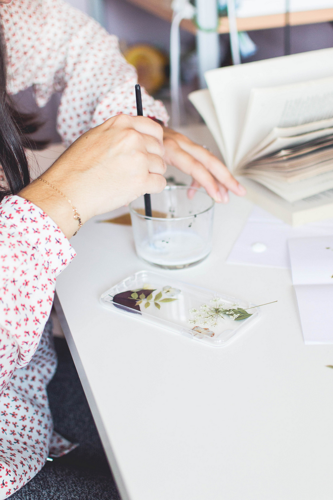 DIY Pressed Flower Phone Case
