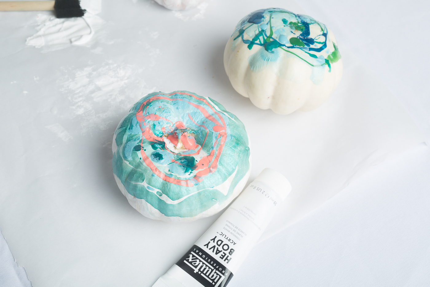 DIY Marbled Pumpkins – No Carve Pumpkins