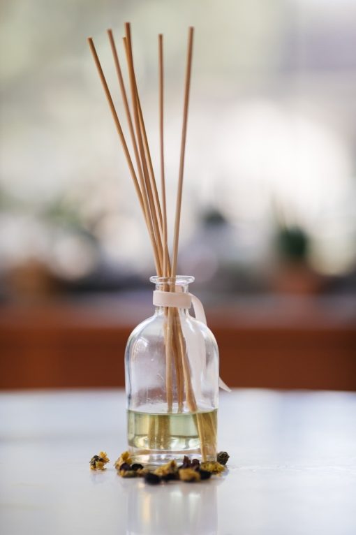 Essential Oil Reed Diffuser DIY