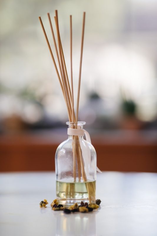 Essential Oil Reed Diffuser DIY