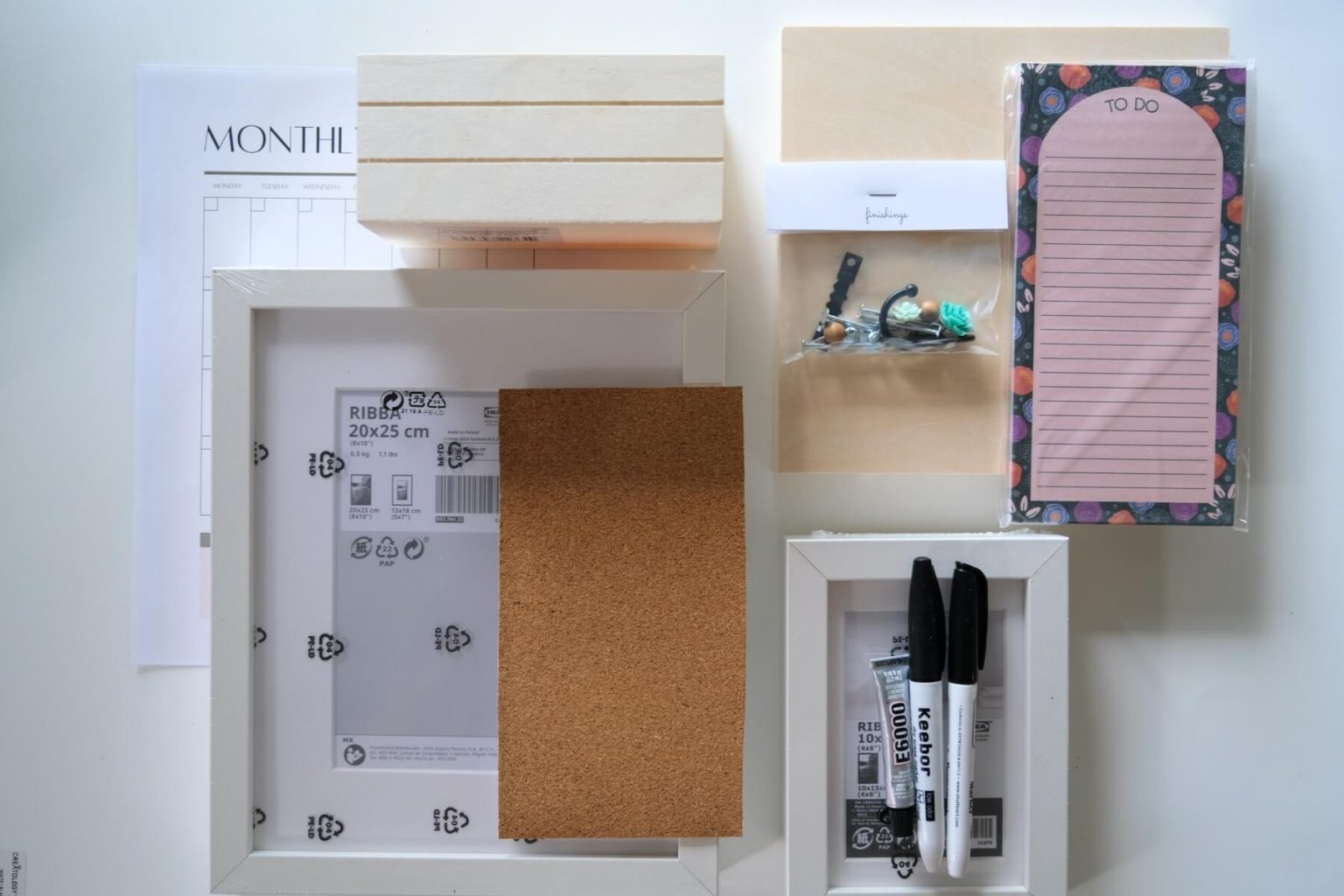 How to Make a Gallery Wall DIY Command Center